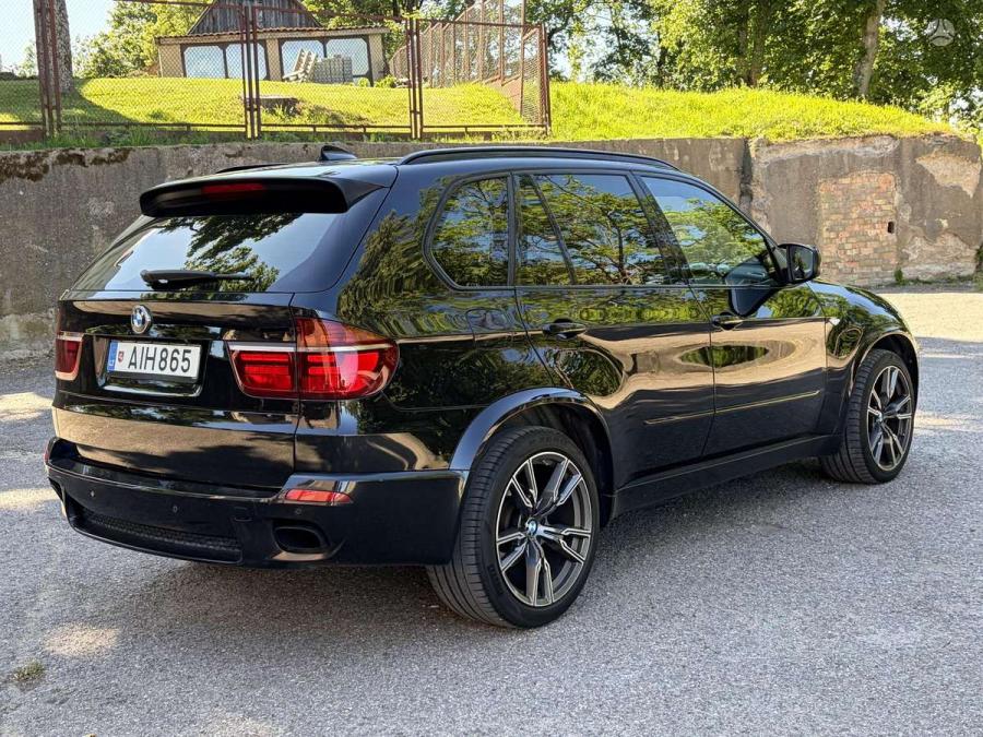 Black BMW X5 2011 in Telschi, with an engine capacity of 3.00 L and mileage of 330 thousand km for 10800 €, photo 7 on AUTOMOTO.COM.LV
