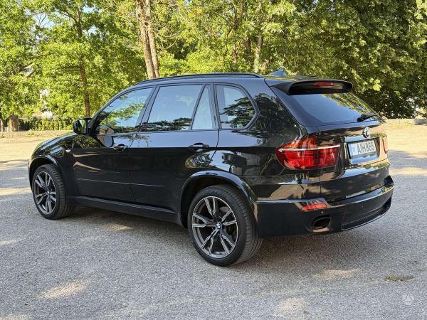 Black BMW X5 2011 in Telschi, with an engine capacity of 3.00 L and mileage of 330 thousand km for 10800 €, photo 8 on AUTOMOTO.COM.LV