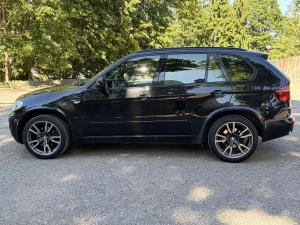 Black BMW X5 2011 in Telschi, with an engine capacity of 3.00 L and mileage of 330 thousand km for 10800 €, photo 10 on AUTOMOTO.COM.LV