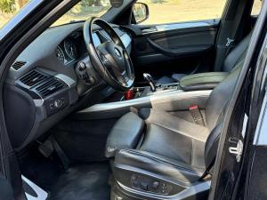 Black BMW X5 2011 in Telschi, with an engine capacity of 3.00 L and mileage of 330 thousand km for 10800 €, photo 12 on AUTOMOTO.COM.LV