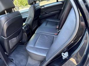 Black BMW X5 2011 in Telschi, with an engine capacity of 3.00 L and mileage of 330 thousand km for 10800 €, photo 16 on AUTOMOTO.COM.LV