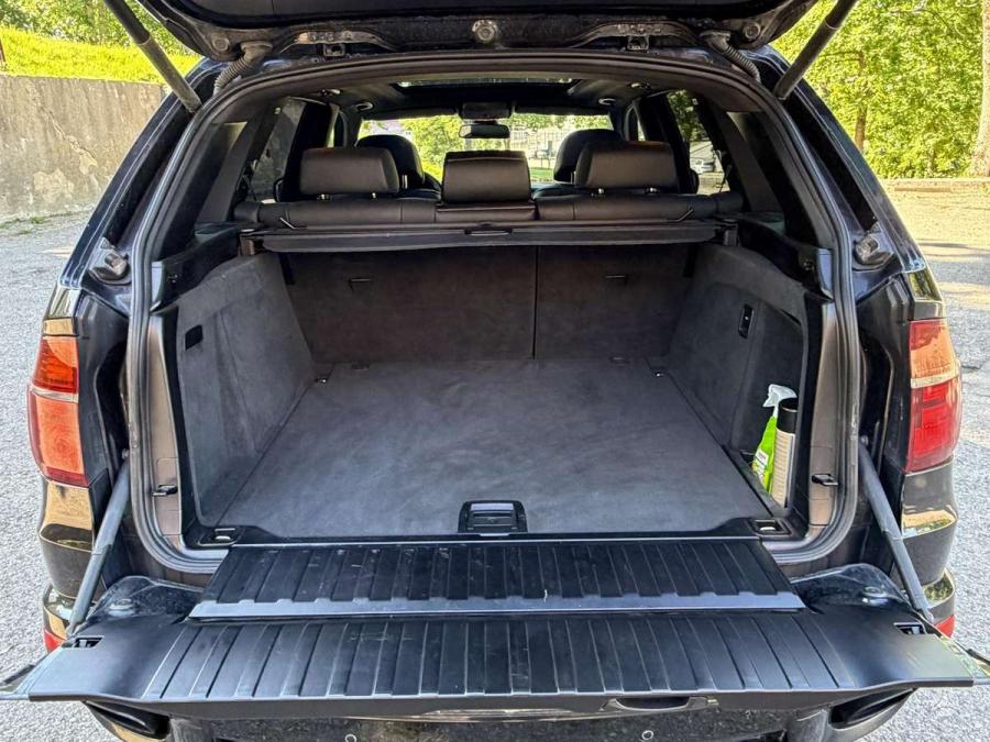 Black BMW X5 2011 in Telschi, with an engine capacity of 3.00 L and mileage of 330 thousand km for 10800 €, photo 18 on AUTOMOTO.COM.LV