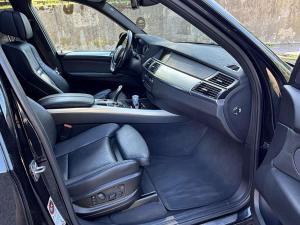 Black BMW X5 2011 in Telschi, with an engine capacity of 3.00 L and mileage of 330 thousand km for 10800 €, photo 20 on AUTOMOTO.COM.LV
