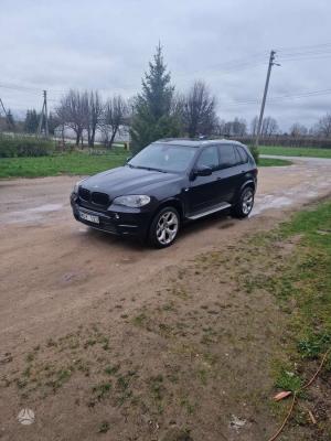 Melns BMW X5 2011 Marijampole, ar dzinēja tilpumu 2.99 L un nobraukumu 317 tūkst. km par 11000 €, foto  vietnē AUTOMOTO.COM.LV
