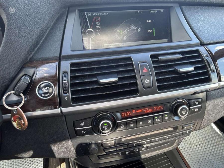 Черный БМВ Х5 2011 в Вильнюс, объемом двигателя 2.99 л и пробегом 350 тыс. км за 9900 €, фото 52 на AUTOMOTO.COM.LV