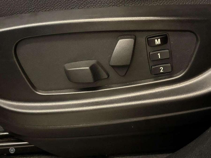 Black BMW X5 2011 in Marijampole, with an engine capacity of 2.99 L and mileage of 250 thousand km for 12450 €, photo 11 on AUTOMOTO.COM.LV