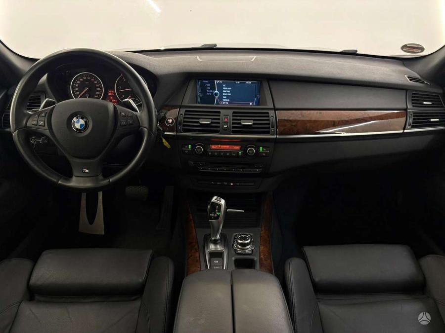 Black BMW X5 2011 in Marijampole, with an engine capacity of 2.99 L and mileage of 250 thousand km for 12450 €, photo 18 on AUTOMOTO.COM.LV