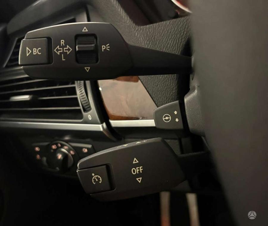 Black BMW X5 2011 in Marijampole, with an engine capacity of 2.99 L and mileage of 250 thousand km for 12450 €, photo 20 on AUTOMOTO.COM.LV