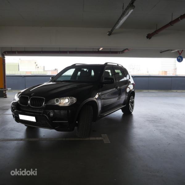 Black BMW X5 2011 in Narva, with an engine capacity of 3.00 L and mileage of 245 thousand km for 11500 €, photo 2 on AUTOMOTO.COM.LV