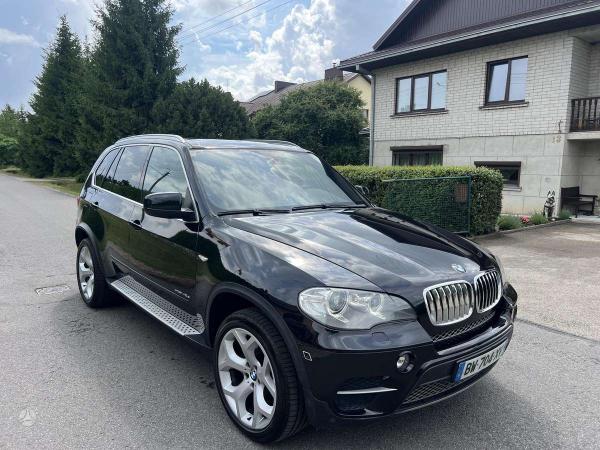 Black BMW X5 2011 in Kaunas, with an engine capacity of 2.99 L and mileage of 260 thousand km for 11950 €, photo 2 on AUTOMOTO.COM.LV