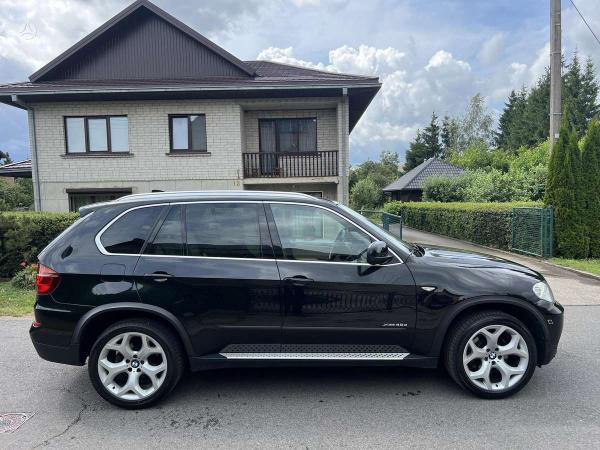Black BMW X5 2011 in Kaunas, with an engine capacity of 2.99 L and mileage of 260 thousand km for 11950 €, photo 6 on AUTOMOTO.COM.LV
