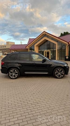 Melns BMW X5 2011 Kuldīga, ar dzinēja tilpumu 3.00 L un nobraukumu 0 tūkst. km par 10199 €, foto 3 vietnē AUTOMOTO.COM.LV