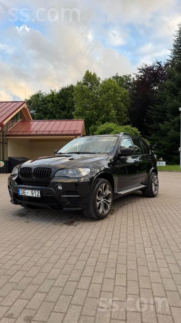 Melns BMW X5 2011 Kuldīga, ar dzinēja tilpumu 3.00 L un nobraukumu 0 tūkst. km par 10199 €, foto 4 vietnē AUTOMOTO.COM.LV