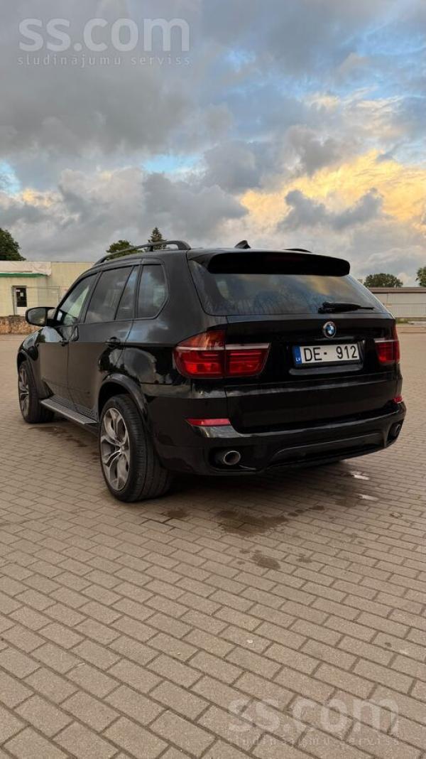 Melns BMW X5 2011 Kuldīga, ar dzinēja tilpumu 3.00 L un nobraukumu 0 tūkst. km par 10199 €, foto 5 vietnē AUTOMOTO.COM.LV