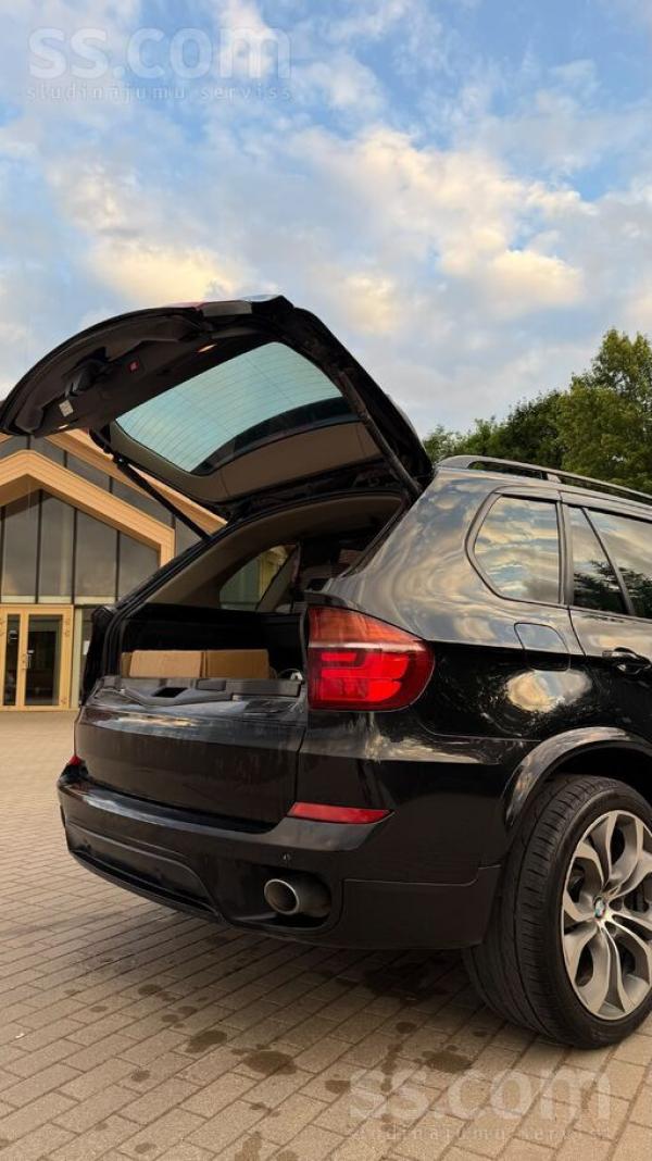 Melns BMW X5 2011 Kuldīga, ar dzinēja tilpumu 3.00 L un nobraukumu 0 tūkst. km par 10199 €, foto 6 vietnē AUTOMOTO.COM.LV