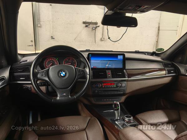 Black BMW X5 2011 in Viljandi, with an engine capacity of 3.00 L and mileage of 234 thousand km for 15490 €, photo 3 on AUTOMOTO.COM.LV
