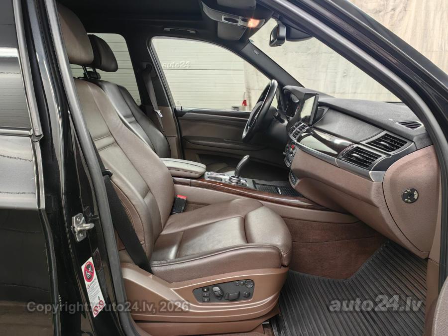 Melns BMW X5 2011 Viljandi, ar dzinēja tilpumu 3.00 L un nobraukumu 234 tūkst. km par 15490 €, foto 7 vietnē AUTOMOTO.COM.LV