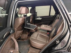 Melns BMW X5 2011 Viljandi, ar dzinēja tilpumu 3.00 L un nobraukumu 234 tūkst. km par 15490 €, foto 8 vietnē AUTOMOTO.COM.LV