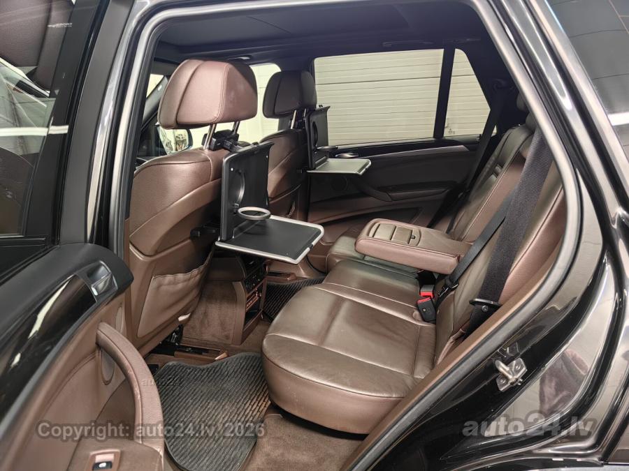 Melns BMW X5 2011 Viljandi, ar dzinēja tilpumu 3.00 L un nobraukumu 234 tūkst. km par 15490 €, foto 8 vietnē AUTOMOTO.COM.LV