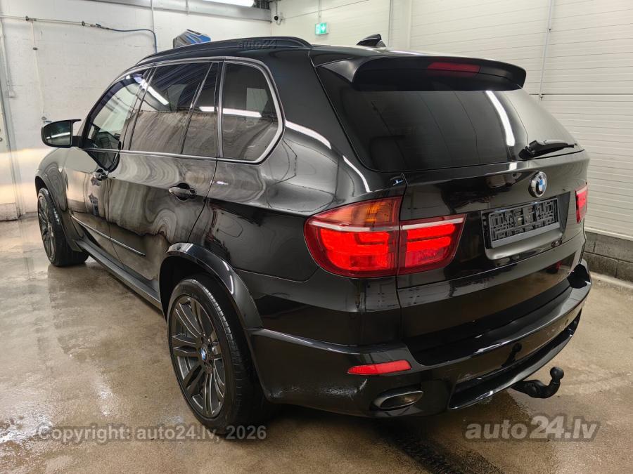 Melns BMW X5 2011 Viljandi, ar dzinēja tilpumu 3.00 L un nobraukumu 234 tūkst. km par 15490 €, foto 22 vietnē AUTOMOTO.COM.LV