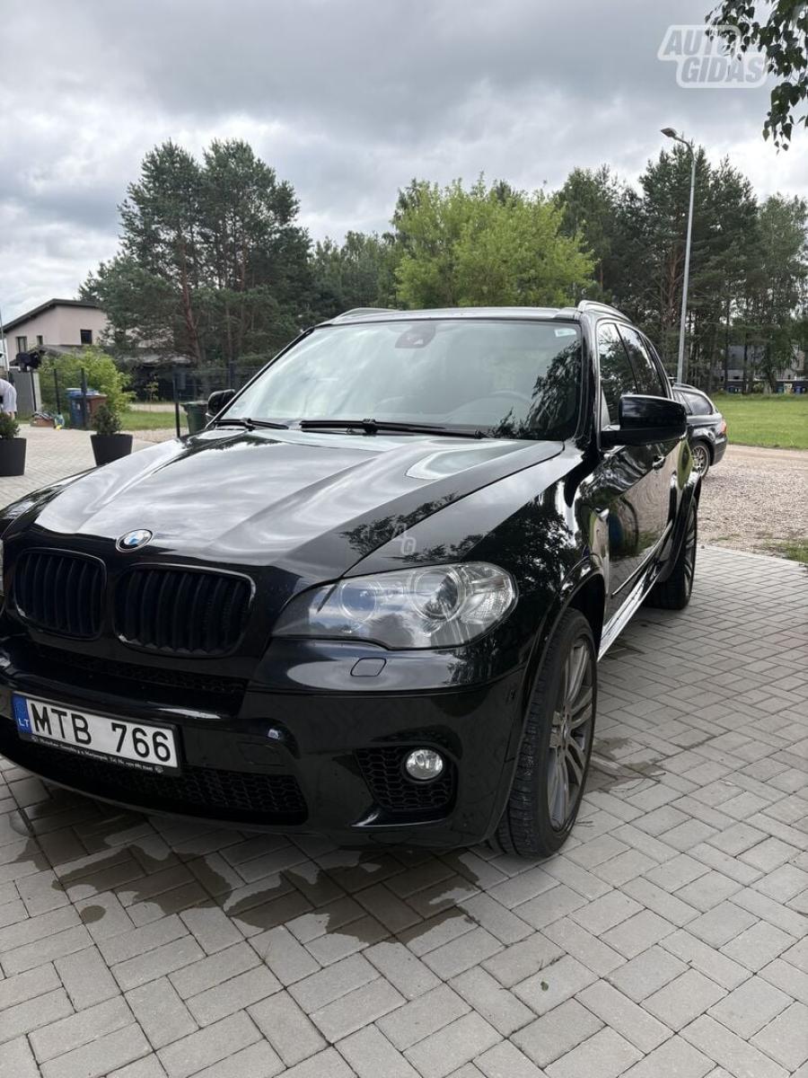 Black BMW X5 2011 in Druskininkai, with an engine capacity of 3.00 L and mileage of 233 thousand km for 12500 €, photo 1 on AUTOMOTO.COM.LV