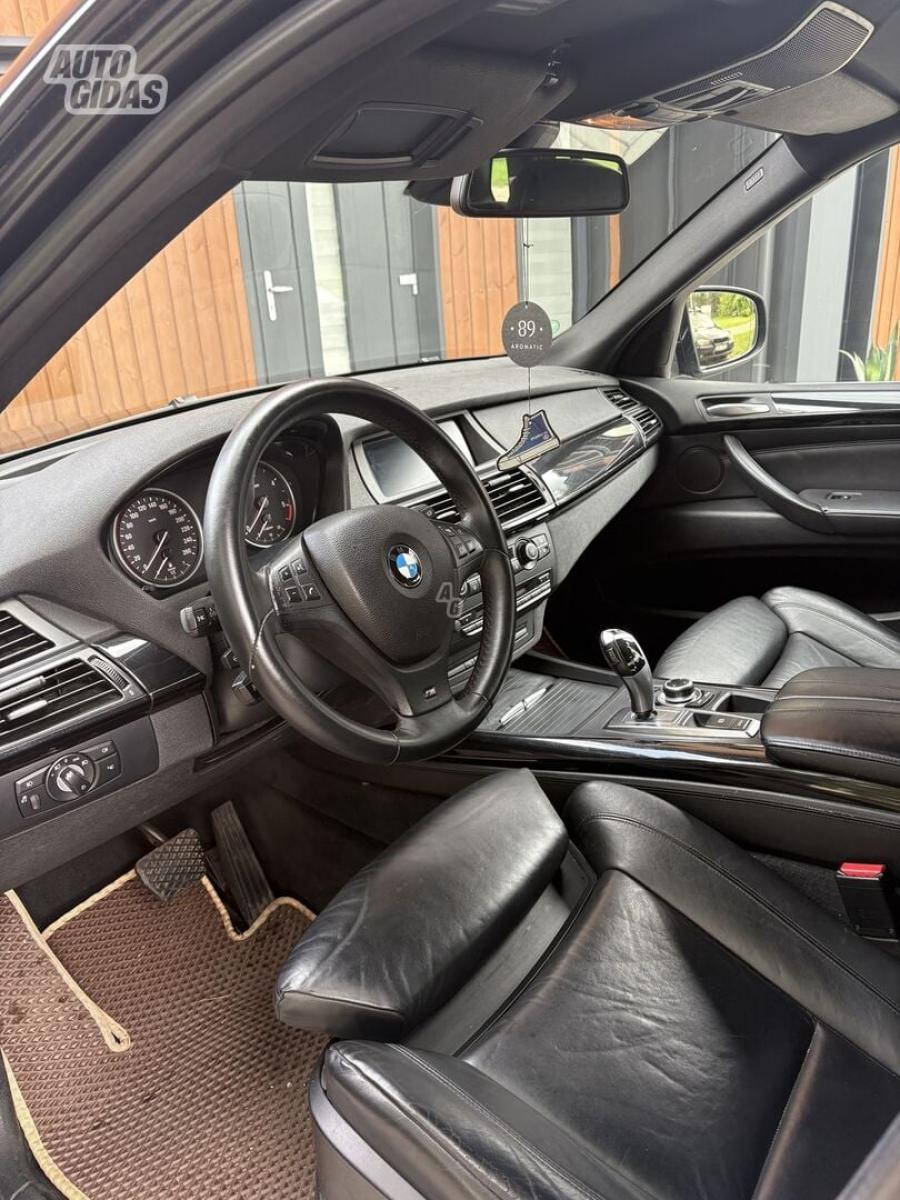 Black BMW X5 2011 in Druskininkai, with an engine capacity of 3.00 L and mileage of 233 thousand km for 12500 €, photo 3 on AUTOMOTO.COM.LV