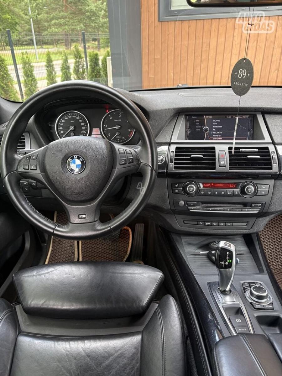 Black BMW X5 2011 in Druskininkai, with an engine capacity of 3.00 L and mileage of 233 thousand km for 12500 €, photo 4 on AUTOMOTO.COM.LV