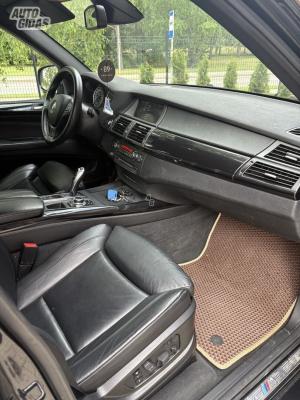 Black BMW X5 2011 in Druskininkai, with an engine capacity of 3.00 L and mileage of 233 thousand km for 12500 €, photo 6 on AUTOMOTO.COM.LV