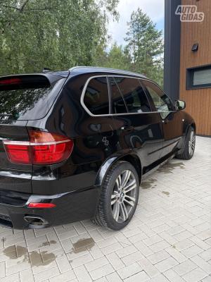 Black BMW X5 2011 in Druskininkai, with an engine capacity of 3.00 L and mileage of 233 thousand km for 12500 €, photo 9 on AUTOMOTO.COM.LV