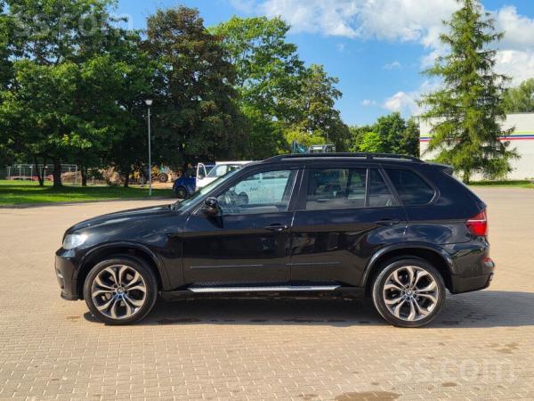 Melns BMW X5 2011 Liepāja, ar dzinēja tilpumu 3.00 L un nobraukumu 0 tūkst. km par 9599 €, foto 4 vietnē AUTOMOTO.COM.LV