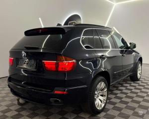 Black BMW X5 2011 in Marijampole, with an engine capacity of 2.99 L and mileage of 268 thousand km for 10999 €, photo 12 on AUTOMOTO.COM.LV