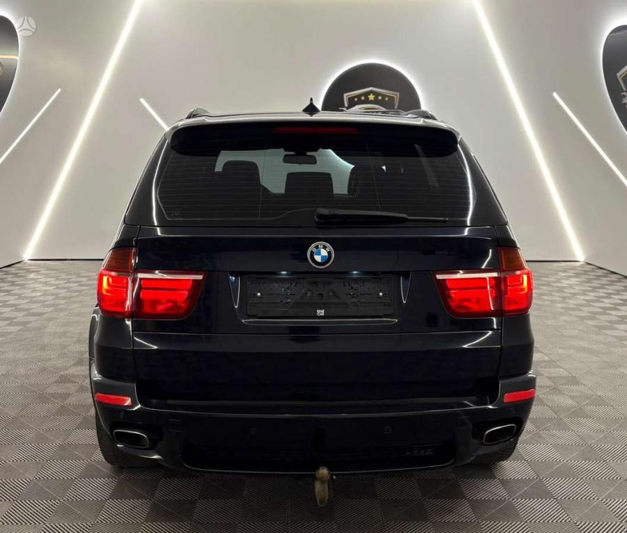 Black BMW X5 2011 in Marijampole, with an engine capacity of 2.99 L and mileage of 268 thousand km for 10999 €, photo 30 on AUTOMOTO.COM.LV