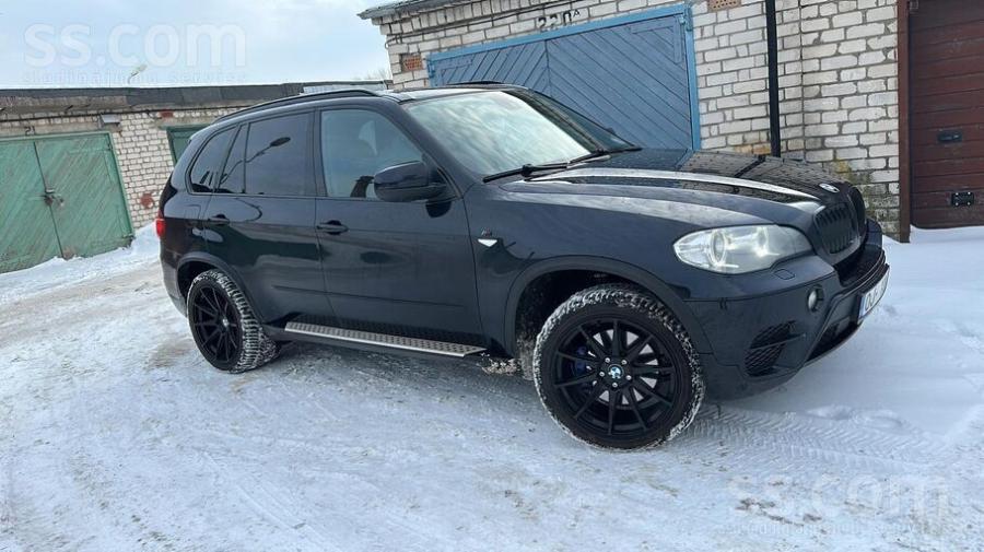 Black BMW X5 2011 in Riga, with an engine capacity of 3.00 L and mileage of 275 thousand km for 12700 €, photo 6 on AUTOMOTO.COM.LV