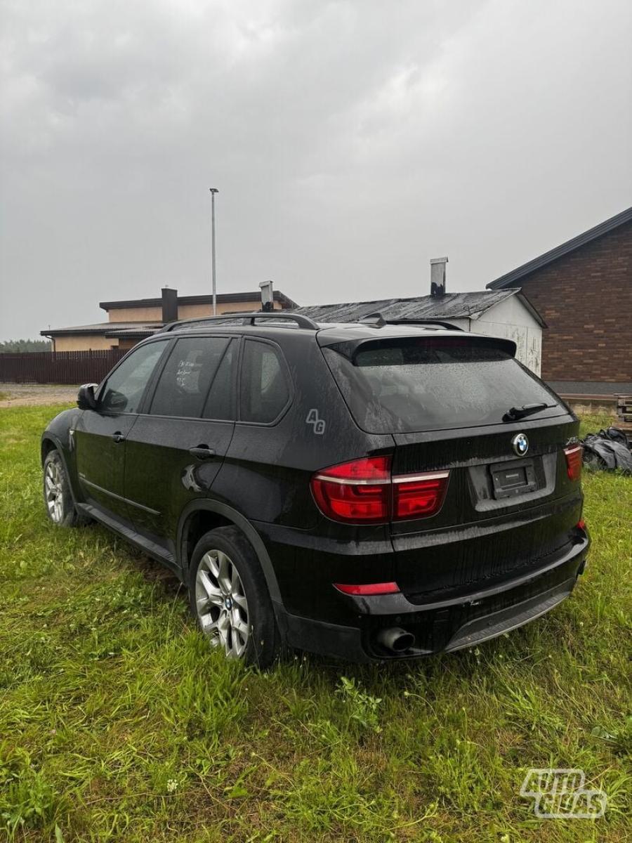 Melns BMW X5 2011 Šauļi, ar dzinēja tilpumu 3.00 L un nobraukumu 190 tūkst. km par 4490 €, foto 5 vietnē AUTOMOTO.COM.LV