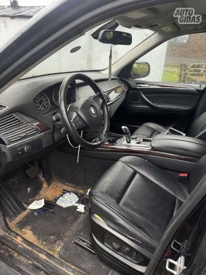 Melns BMW X5 2011 Šauļi, ar dzinēja tilpumu 3.00 L un nobraukumu 190 tūkst. km par 4490 €, foto 7 vietnē AUTOMOTO.COM.LV