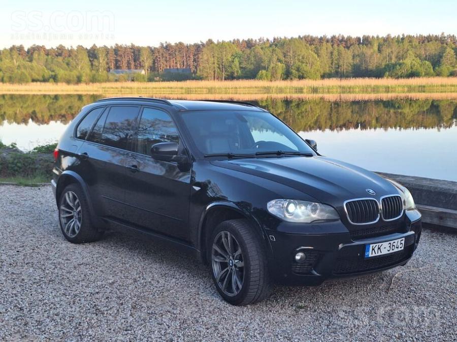 Melns BMW X5 2011 Jūrmala, ar dzinēja tilpumu 3.00 L un nobraukumu 380 tūkst. km par 11500 €, foto 4 vietnē AUTOMOTO.COM.LV