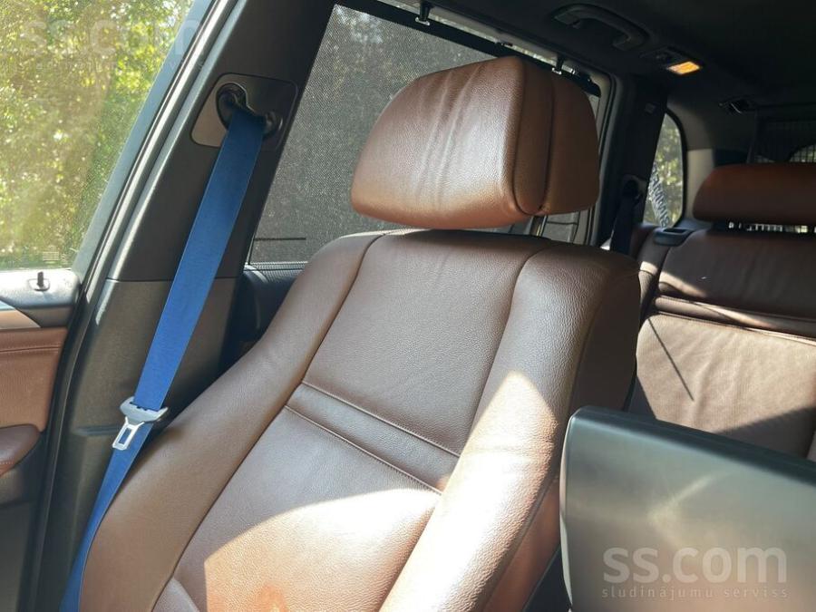 Melns BMW X5 2011 Rīga, ar dzinēja tilpumu 3.00 L un nobraukumu 278 tūkst. km par 10700 €, foto 10 vietnē AUTOMOTO.COM.LV