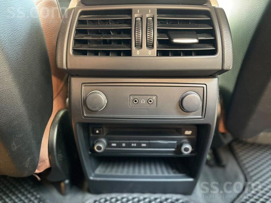 Melns BMW X5 2011 Rīga, ar dzinēja tilpumu 3.00 L un nobraukumu 278 tūkst. km par 10700 €, foto 17 vietnē AUTOMOTO.COM.LV