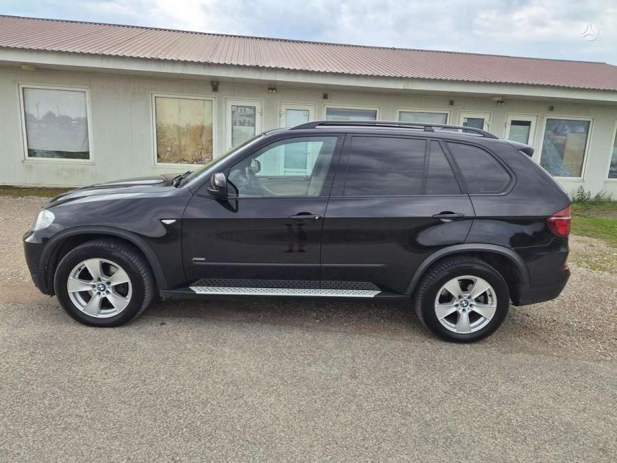Black BMW X5 2011 in Vilnius, with an engine capacity of 2.99 L and mileage of 269 thousand km for 9500 €, photo 3 on AUTOMOTO.COM.LV