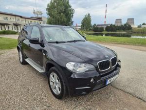 Black BMW X5 2011 in Vilnius, with an engine capacity of 2.99 L and mileage of 269 thousand km for 9500 €, photo 6 on AUTOMOTO.COM.LV