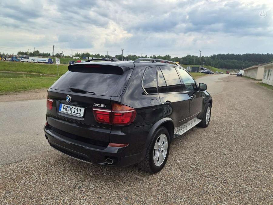Black BMW X5 2011 in Vilnius, with an engine capacity of 2.99 L and mileage of 269 thousand km for 9500 €, photo 7 on AUTOMOTO.COM.LV