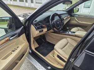 Black BMW X5 2011 in Vilnius, with an engine capacity of 2.99 L and mileage of 269 thousand km for 9500 €, photo 12 on AUTOMOTO.COM.LV