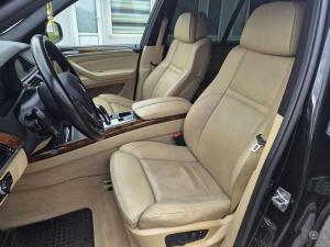 Black BMW X5 2011 in Vilnius, with an engine capacity of 2.99 L and mileage of 269 thousand km for 9500 €, photo 13 on AUTOMOTO.COM.LV