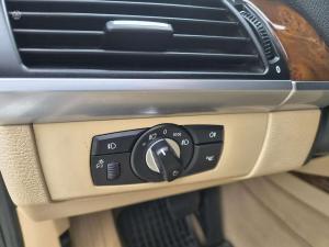 Black BMW X5 2011 in Vilnius, with an engine capacity of 2.99 L and mileage of 269 thousand km for 9500 €, photo 17 on AUTOMOTO.COM.LV