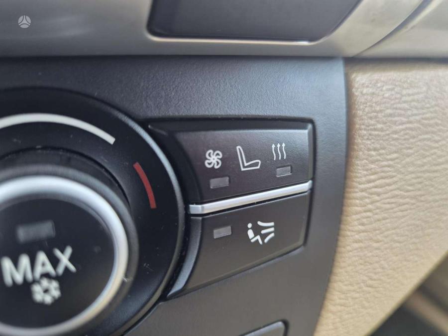Black BMW X5 2011 in Vilnius, with an engine capacity of 2.99 L and mileage of 269 thousand km for 9500 €, photo 19 on AUTOMOTO.COM.LV