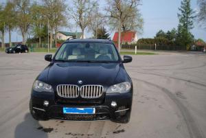 Melns BMW X5 2011 Jonava, ar dzinēja tilpumu 2.99 L un nobraukumu 350 tūkst. km par 7750 €, foto  vietnē AUTOMOTO.COM.LV