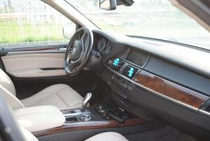 Black BMW X5 2011 in Jonava, with an engine capacity of 2.99 L and mileage of 350 thousand km for 7750 €, photo 5 on AUTOMOTO.COM.LV