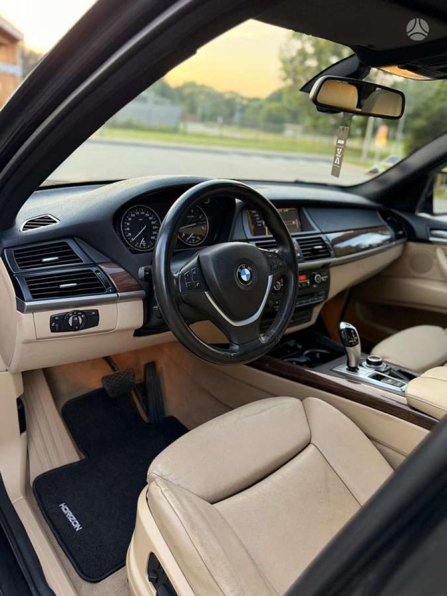 Melns BMW X5 2011 Tauragė, ar dzinēja tilpumu 2.99 L un nobraukumu 255 tūkst. km par 9400 €, foto 7 vietnē AUTOMOTO.COM.LV