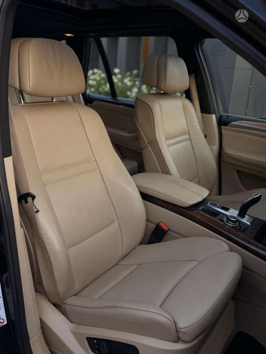 Melns BMW X5 2011 Tauragė, ar dzinēja tilpumu 2.99 L un nobraukumu 255 tūkst. km par 9400 €, foto 13 vietnē AUTOMOTO.COM.LV