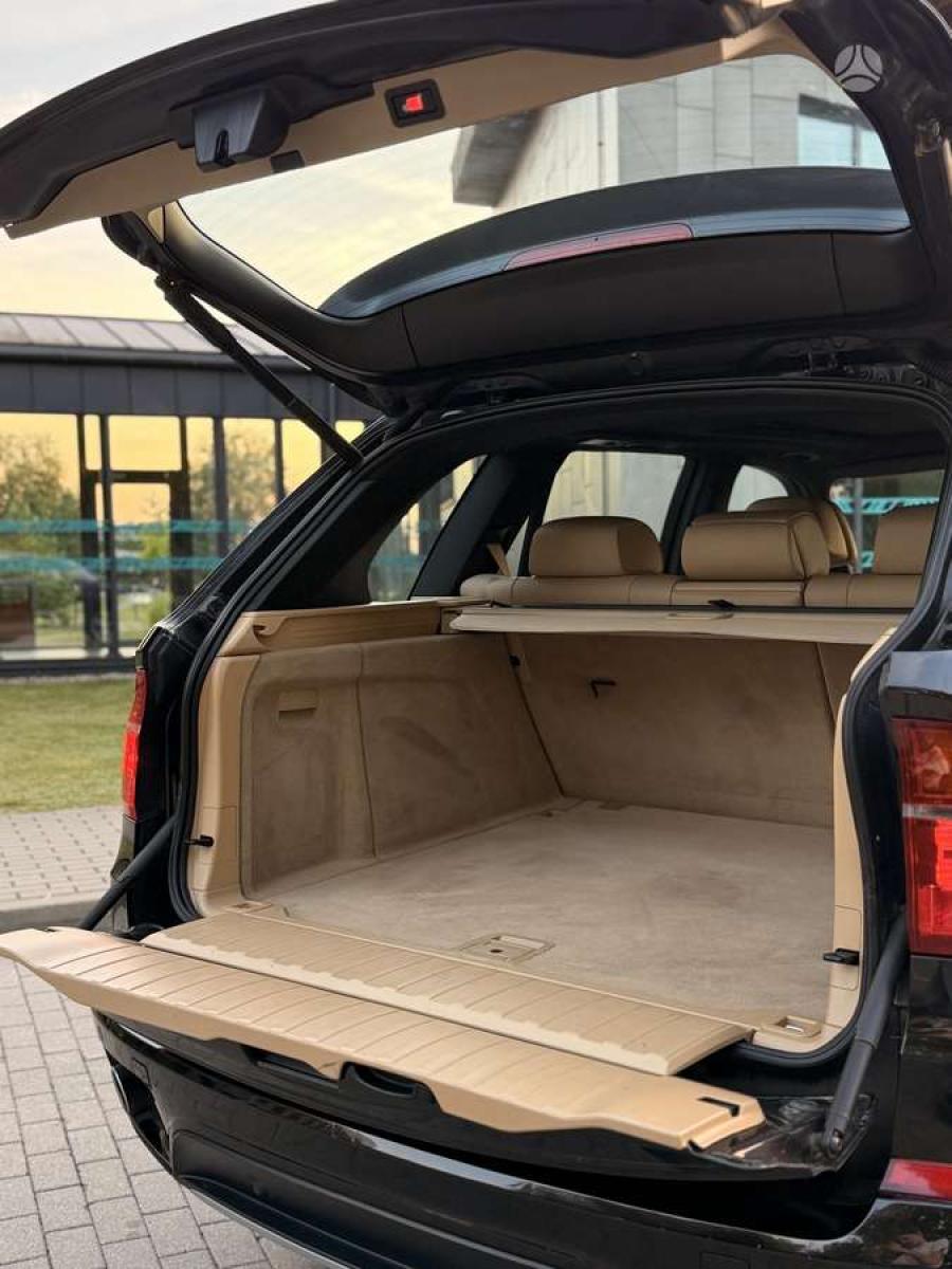 Melns BMW X5 2011 Tauragė, ar dzinēja tilpumu 2.99 L un nobraukumu 255 tūkst. km par 9400 €, foto 17 vietnē AUTOMOTO.COM.LV